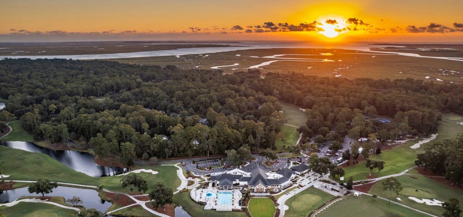 Lifestyle Magazine by The Landings Golf & Athletic Club